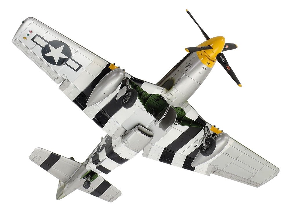 Tamiya 61040 North American P-51D Mustang 8th AF 1 48 - propeller planes - 1:48 - Military Aircraft