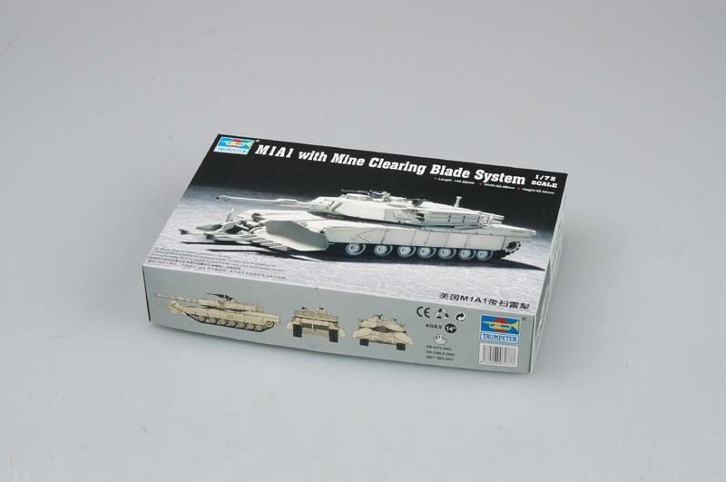 Trumpeter 07277 M1A1 with Mine Clearing Blade System (1:72) - auf 1945 ...